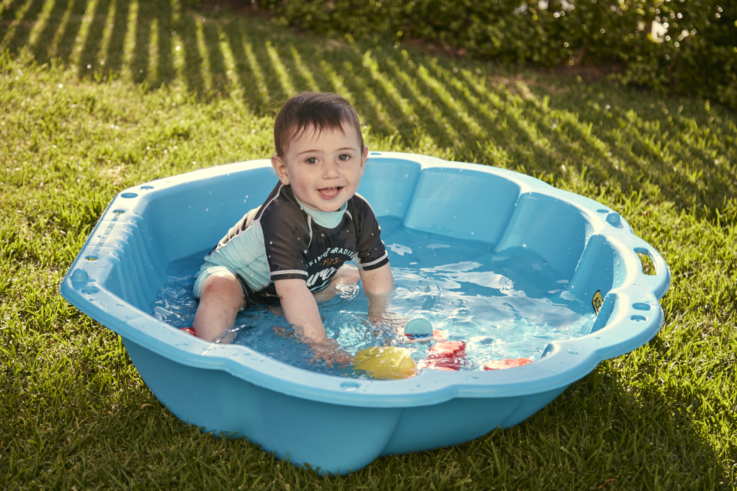 27% off on 110L Clam Shell Pool and Sandpit